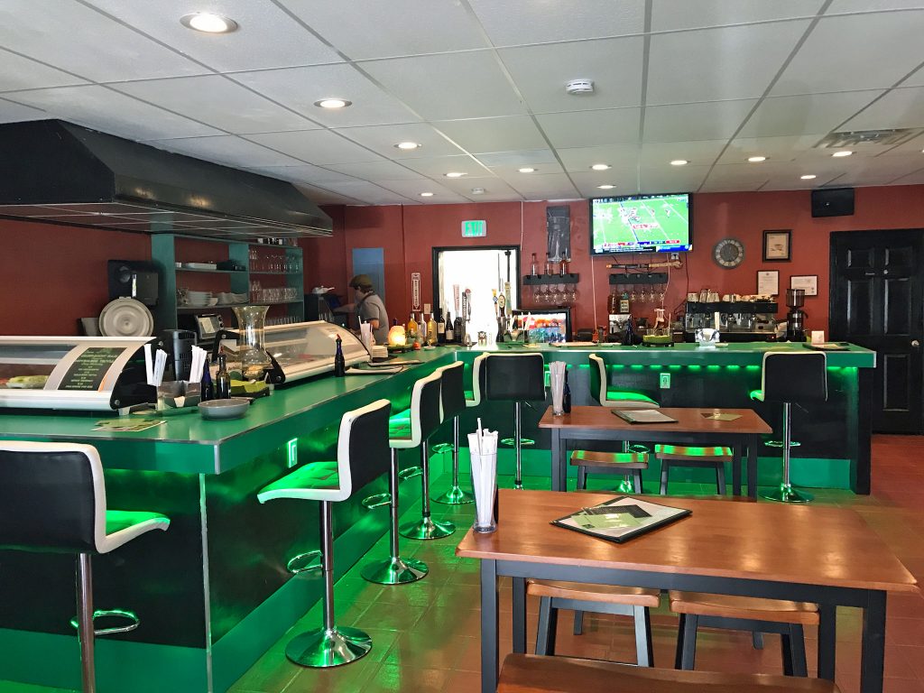 Green Light Bar Debuts in Edgemoor Area of St. Pete