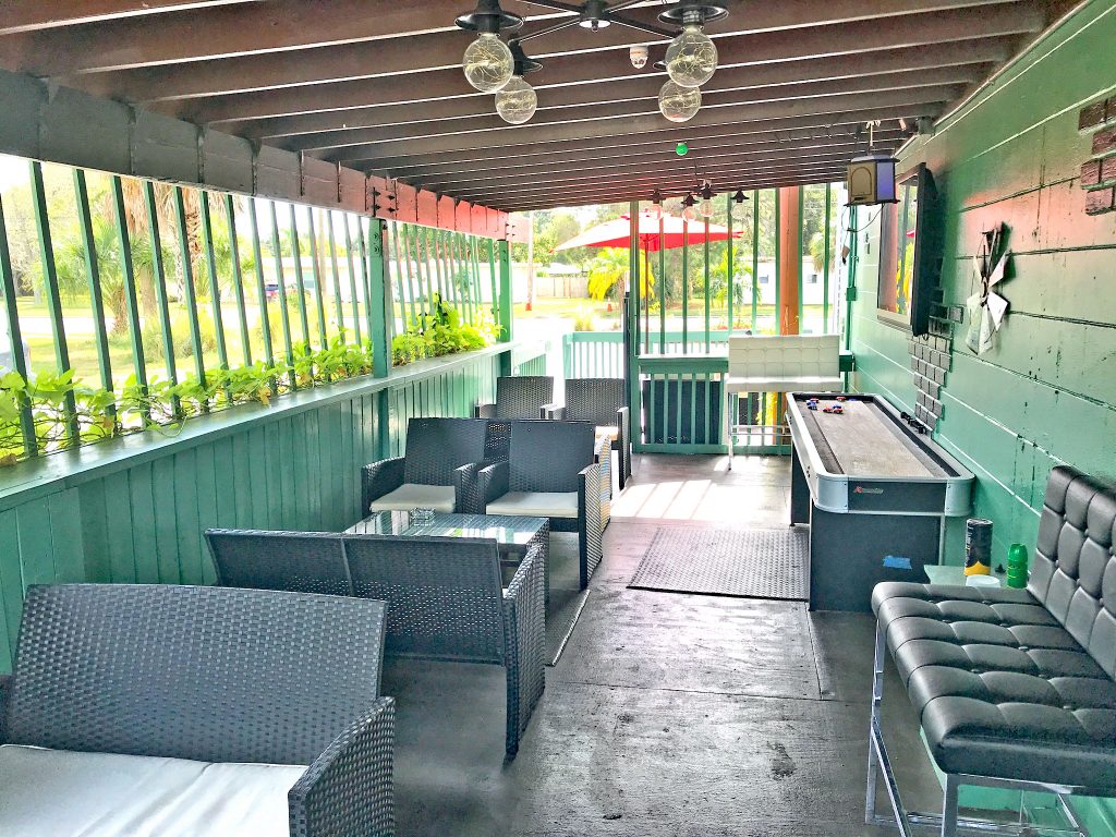 Green Light Bar Debuts in Edgemoor Area of St. Pete