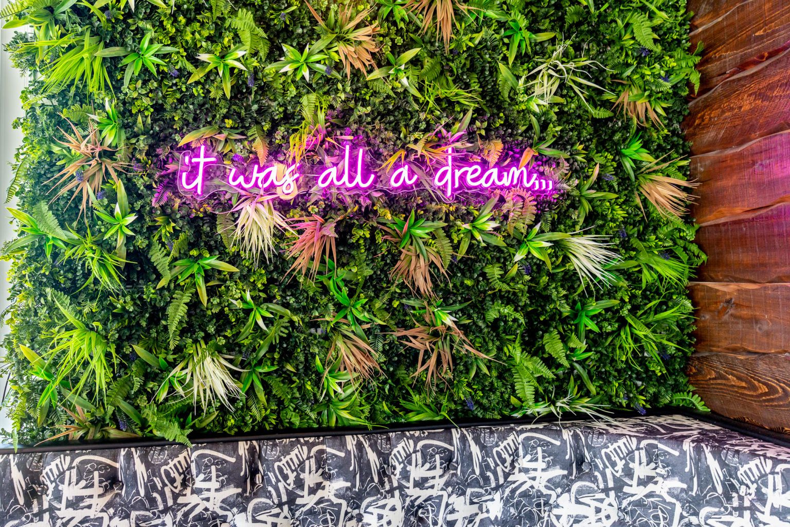 Eat, Sip and Splash at 82 Degrees in St. Pete Beach, FL